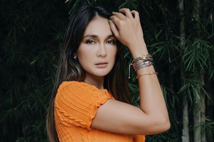 Tak Mau Jadi Musuh, Luna Maya Pilih Jaga Hubungan Baik dengan Ariel Noah